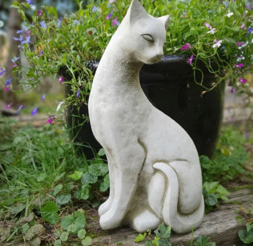How to Decorate Your Garden – Doris Brixham